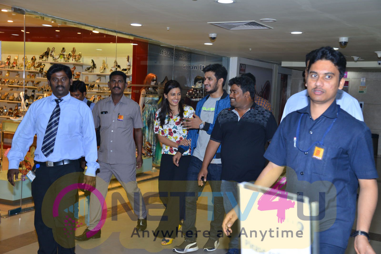 Ekkadiki Pothavu Chinnavada Team Success Tour At Vizag Images | 411208 ...