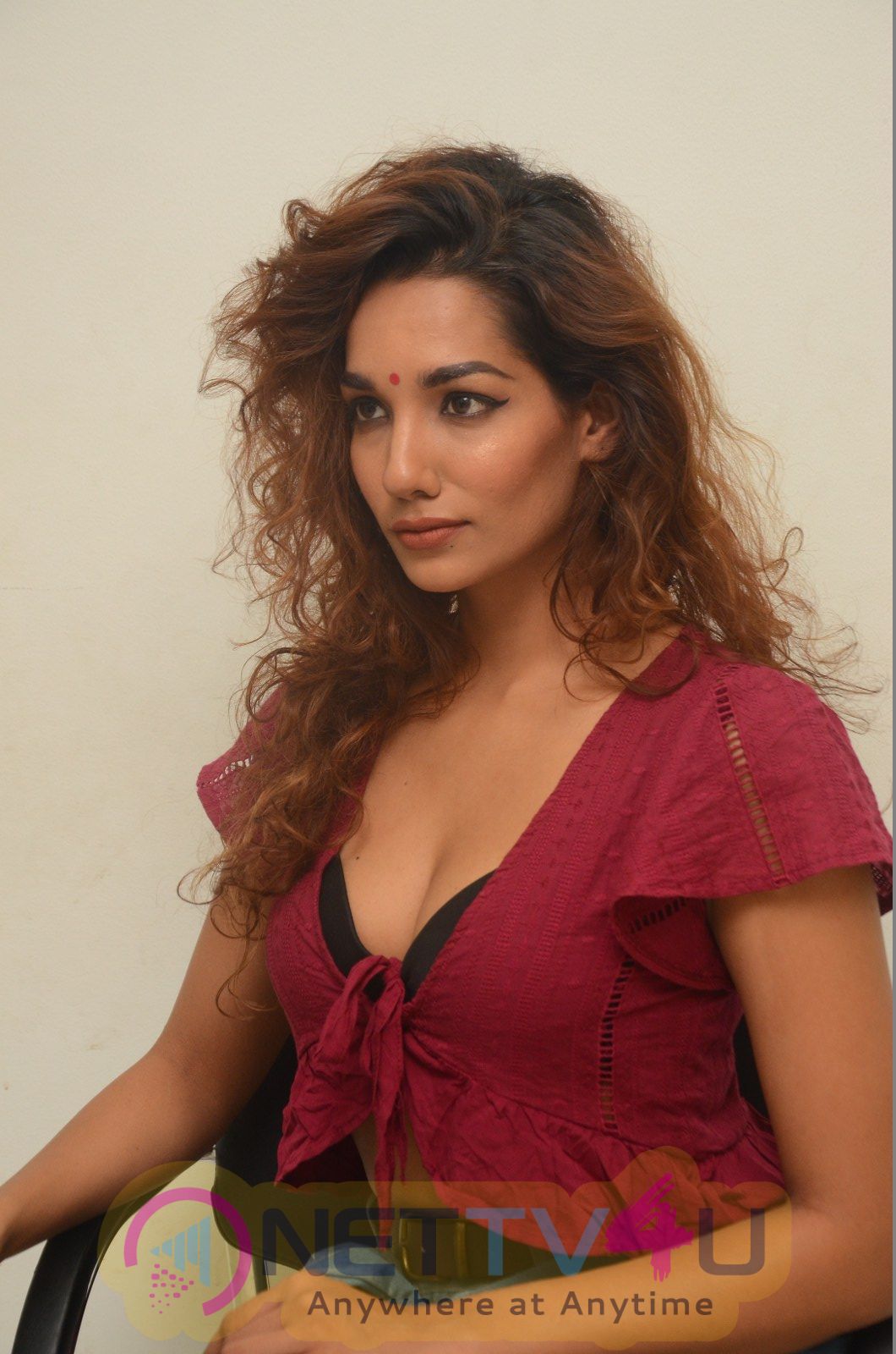 Actress Aditi Tiwari Sexy Stills | 587114 | Galleries & HD Images