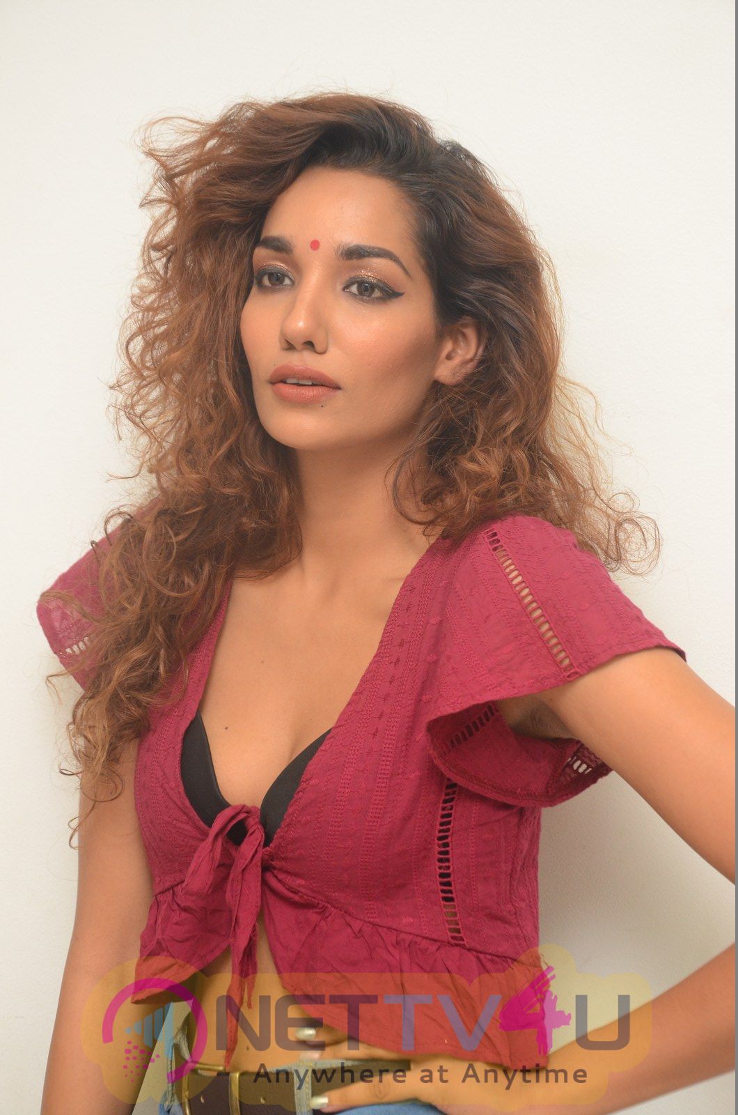 Actress Aditi Tiwari Sexy Stills | 587106 | Galleries & HD Images