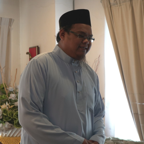 Hindi Sound Mixer Megat Sazali Rohimi Biography, News, Photos, Videos ...