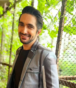 Hindi Actor Peeyush Chauhaan Biography, News, Photos, Videos | NETTV4U