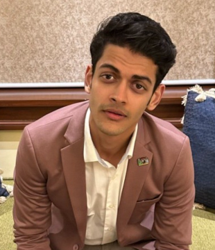 Bollywood Director Ayushmaan Jalan Biography, News, Photos, Videos ...