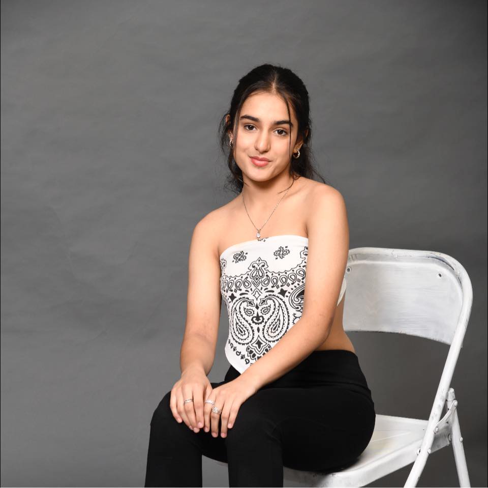 Hindi Actress Rishidi Katna Biography, News, Photos, Videos | NETTV4U