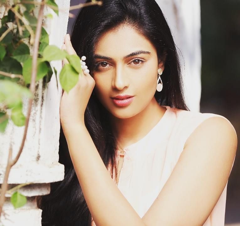 Actress Neha Hinge Lovely Images | 621054 | Galleries & HD Images