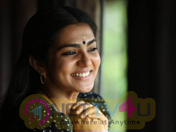 Actress Parvathi Menon Lovely Images | 612061 | Galleries & HD Images