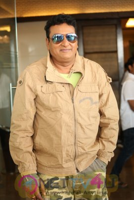 Tollywood Supporting Actor Prudhvi Interview Stills | Prudhvi Raj ...