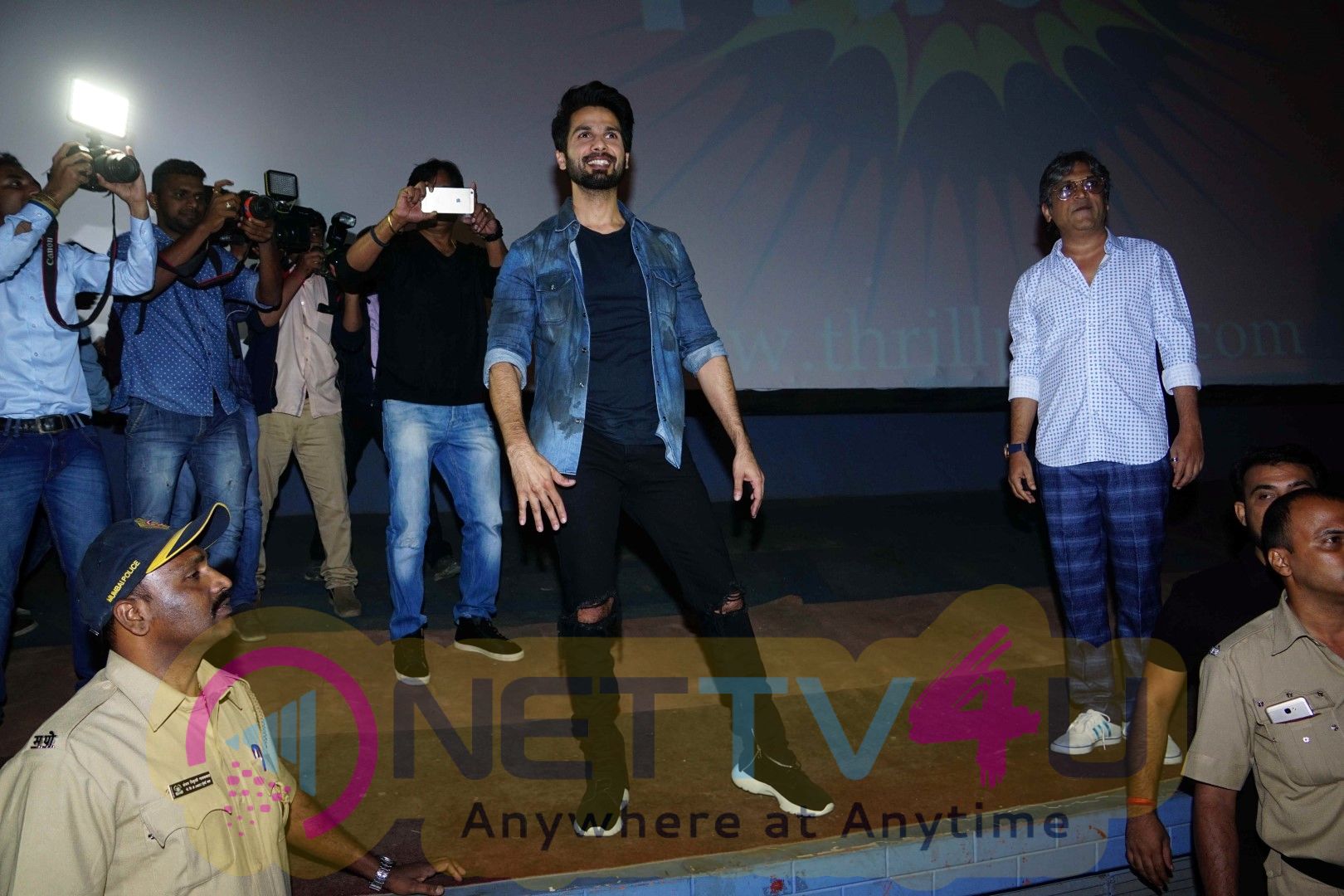 Shahid Kapoor Surprised Padmaavat S Audience In Chandan Cinema Photos ...