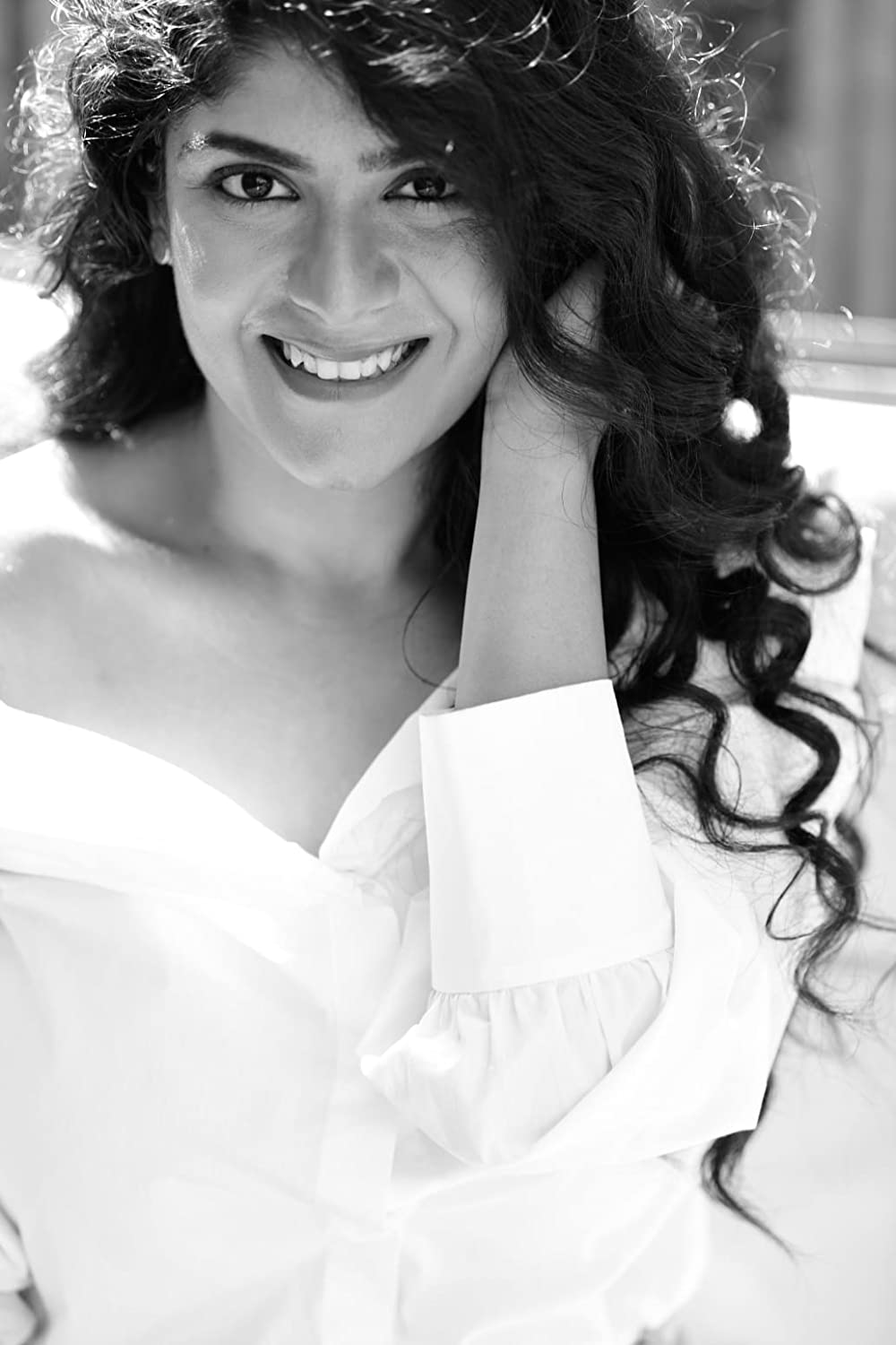 Bollywood Actress Srishti Thukral Biography, News, Photos, Videos | NETTV4U