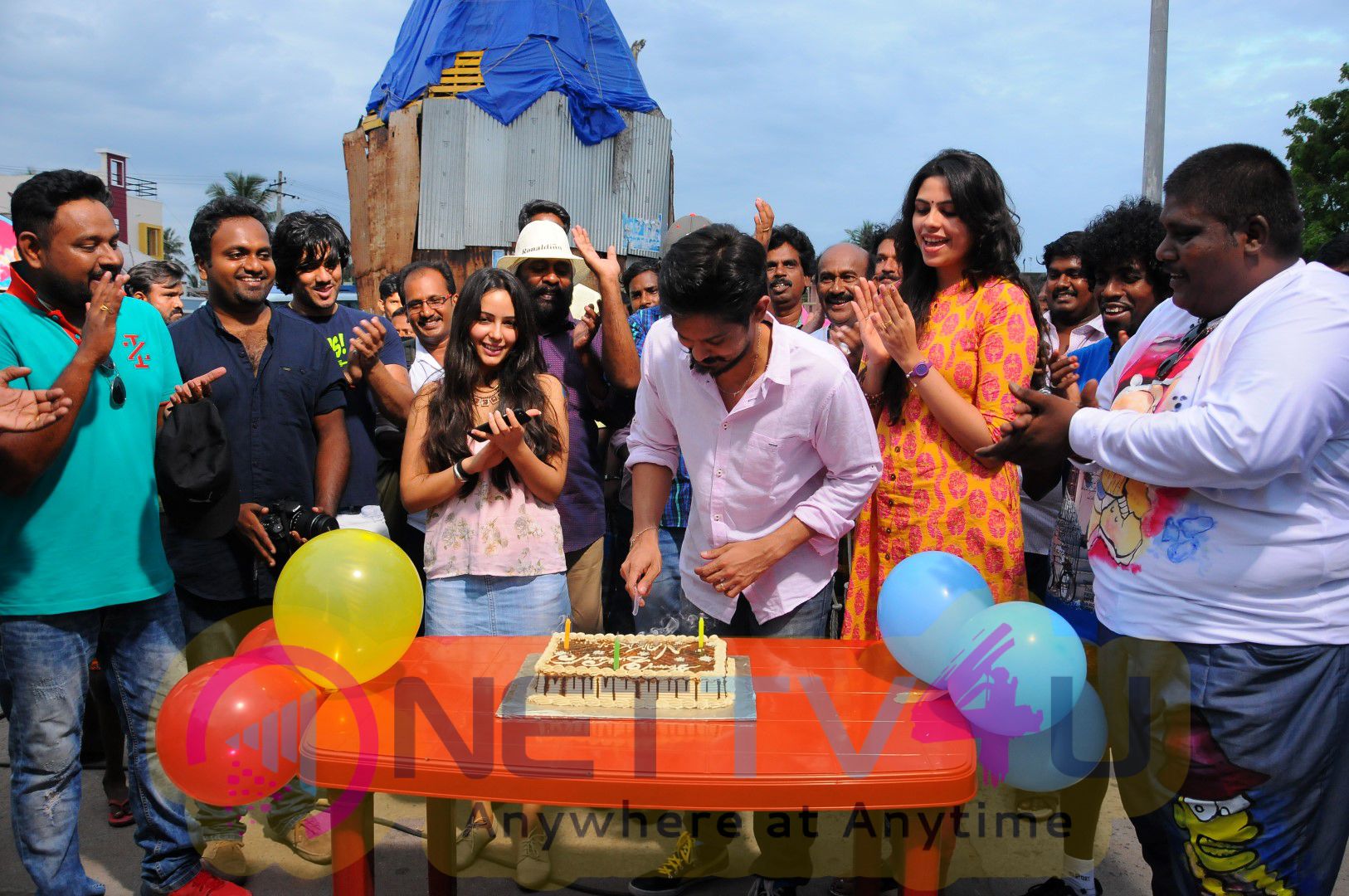 Actor Nakul Celebrated His Birthday On The Sets Of Sei Images | 262615 ...