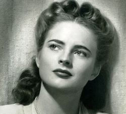 English Movie Actress Coleen Gray Biography, News, Photos, Videos | NETTV4U