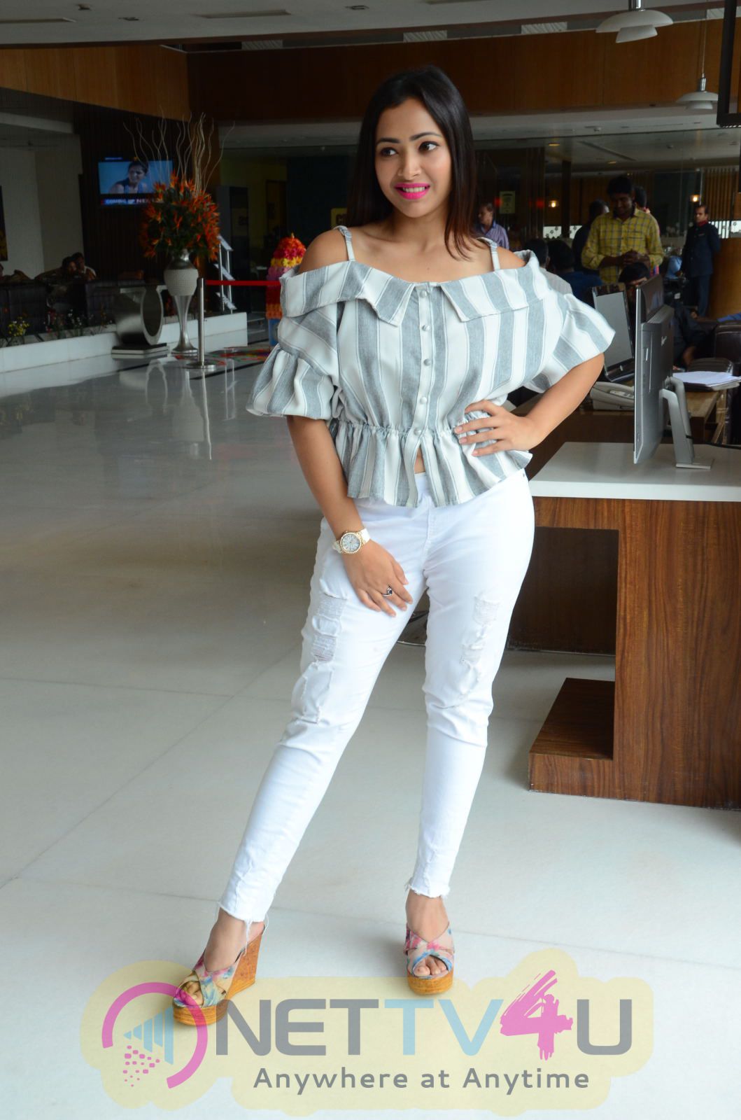 Telugu Actress Shweta Basu Prasad Statuesque Pics | 377202 | Galleries & HD Images