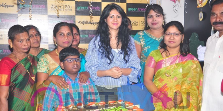 Actress Kamna Jethmalani Launched Green Trends Salon Images | 537089 ...