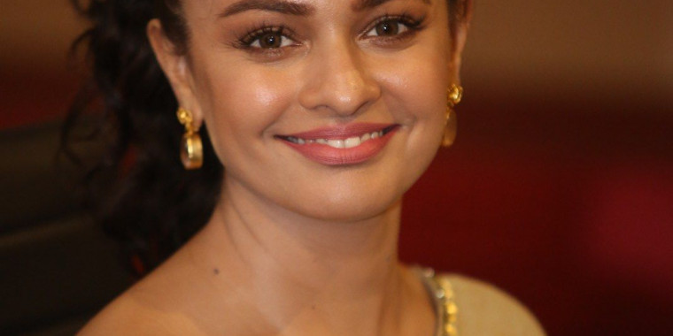 Actress Pooja Kumar Romantic Photos | 586218 | Galleries & HD Images