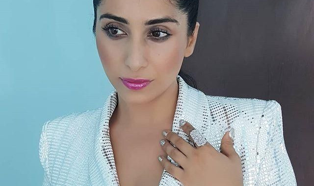Singer Neha Bhasin Romantic Stills | 569408 | Galleries & HD Images