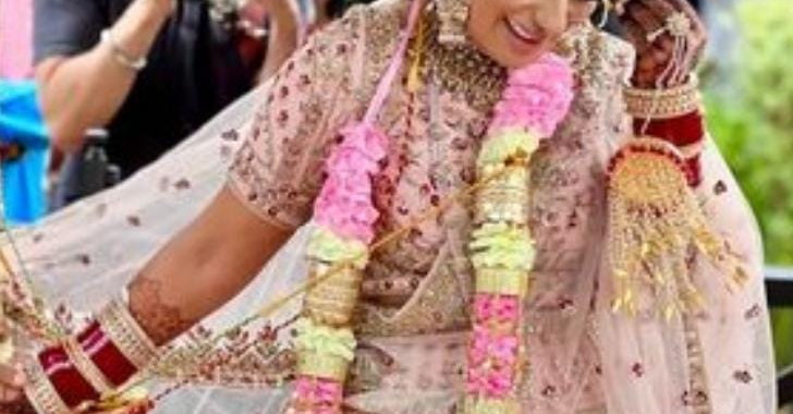 Bollywood Folk Artist Reena Kaur Biography, News, Photos, Videos | NETTV4U