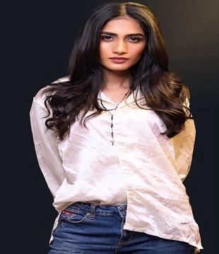 Kollywood Actress Janani Balasubramanian Biography, News, Photos ...