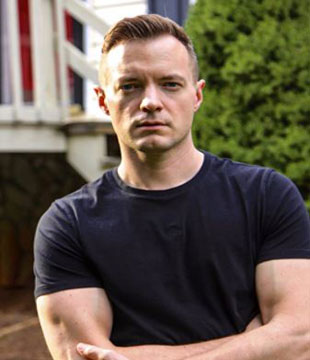 Hollywood Producer Adam Berry Biography, News, Photos, Videos | NETTV4U