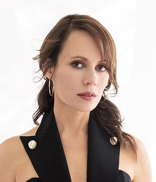 English Tv Actress Emily Swallow Biography, News, Photos, Videos | NETTV4U