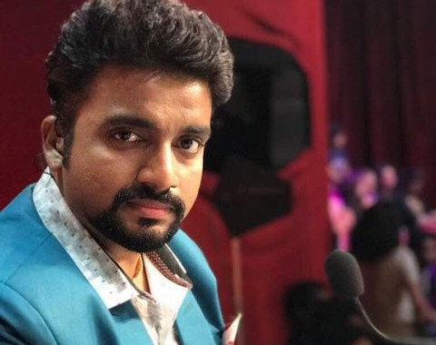 Bollywood Singer Adarsh Shinde Biography, News, Photos, Videos | NETTV4U