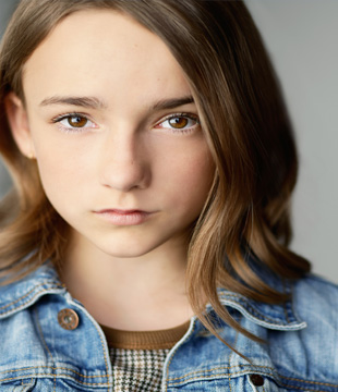 English Tv Actress Marlow Barkley Biography, News, Photos, Videos | NETTV4U