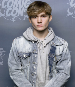 Hollywood Actor Matt Lintz Biography, News, Photos, Videos | NETTV4U