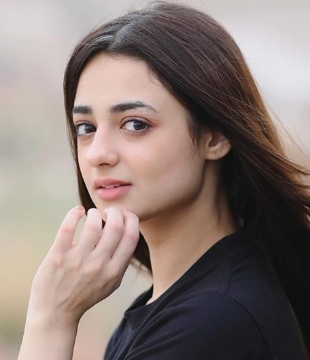 Urdu Actress Mahnoor Malik Biography, News, Photos, Videos | NETTV4U