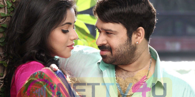 Manal Kayiru 2 Movie Gorgeous Stills | 418656 | Latest Stills & Posters
