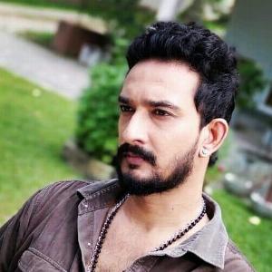 Sinhala Actor Harsha Thennakoon Biography, News, Photos, Videos | NETTV4U