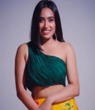 Gujarati Singer Ishani Dave Biography, News, Photos, Videos | NETTV4U