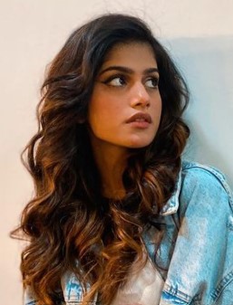 Bollywood Actress Laakshi Pathak Biography, News, Photos, Videos | NETTV4U