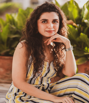 Urdu Actress Hira Umer Biography, News, Photos, Videos | NETTV4U