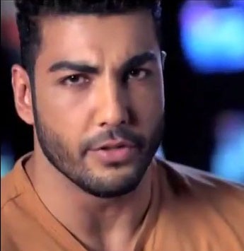 Bollywood Anchor Pravesh Rana Biography, News, Photos, Videos | NETTV4U
