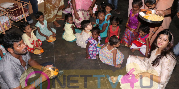 Actor Vishal Reddy Celebrate Is Birthday At Kasturi Gandhi Government ...