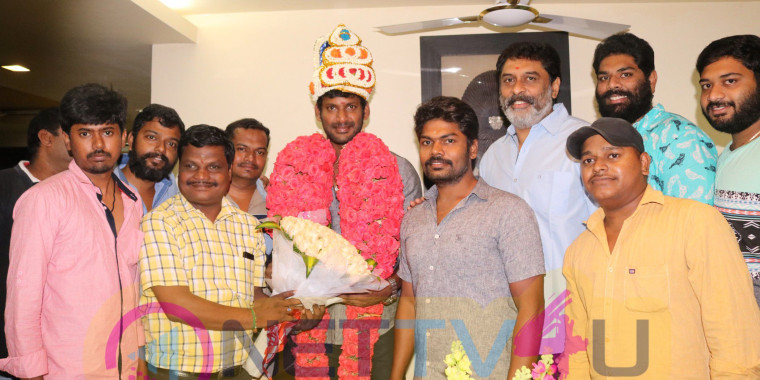 Actor Vishal Reddy Celebrate Is Birthday At Kasturi Gandhi Government ...