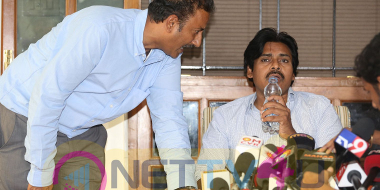 Actor Pawan Kalyan Press Meet Latest Stills | 166636 | Galleries & HD ...